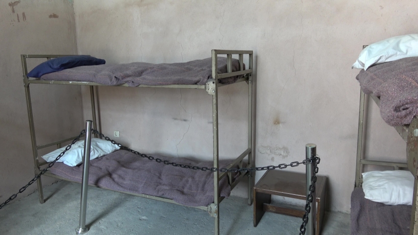 Bunk Beds inside a Room image - Free stock photo - Public Domain photo ...