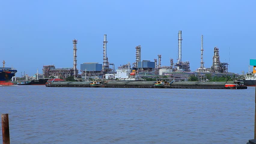 Onshore Crude Oil Refinery That Distillation Crude Oil To Petrochemical ...