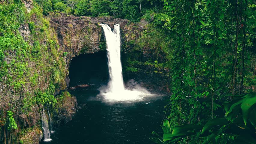 Hawaii, Rainbow Falls In Hilo In Wailuku River State Park. Stock ...