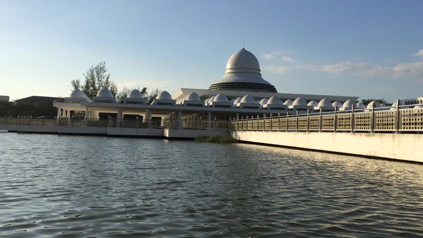 Timelapse Of UTP Mosque At Universiti Teknologi Petronas With Clear ...