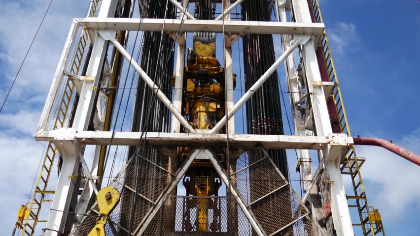 Top Drive System (TDS) Spinning For Oil Drilling Rig - Oilfield ...