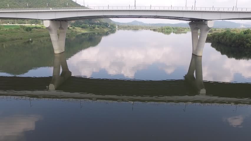 Clouds reflection in the river below image - Free stock photo - Public ...