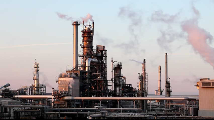 Oil Refinery Plant , Pipeline Structure And Machinery In Process Area ...