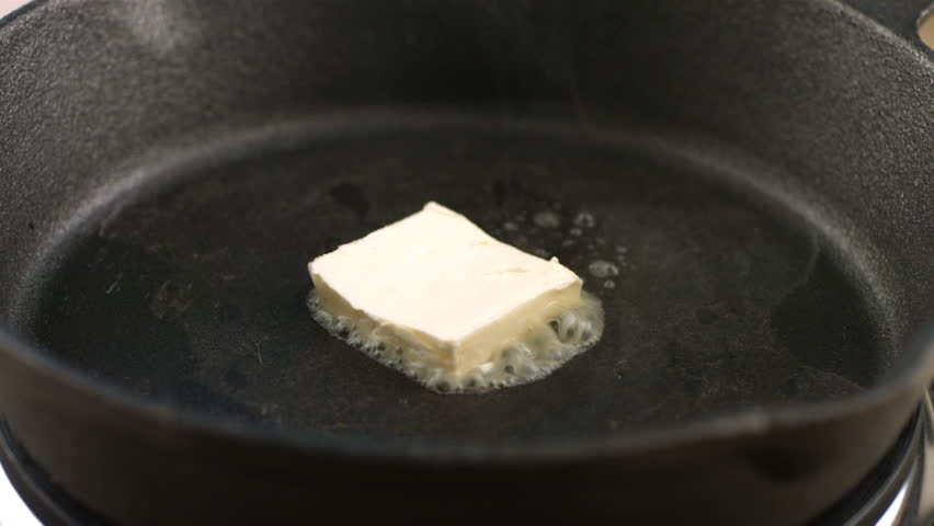 Butter in Frying Pan Vidéos de stock (100 % libres de droit) 4657748 ...