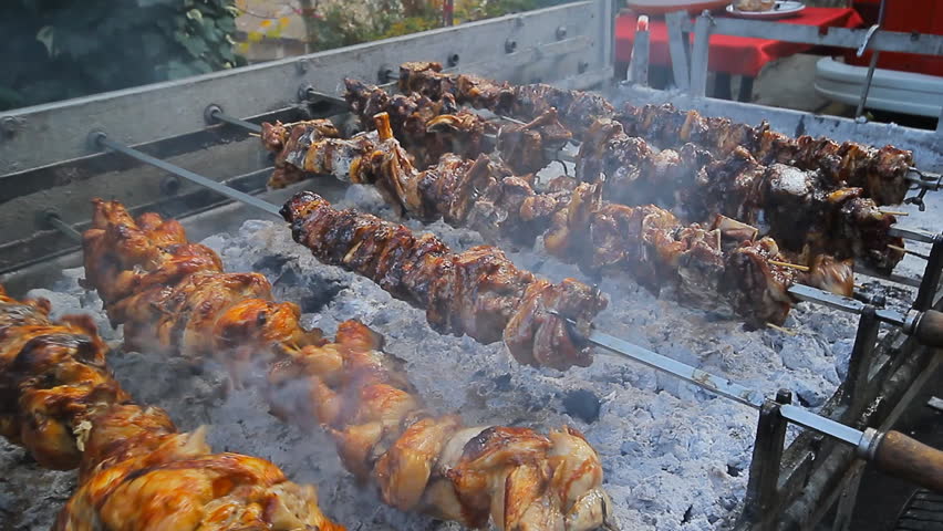 Rojen, Bulgaria - July 19, 2015: A Cooker Is Preparing A Traditional ...